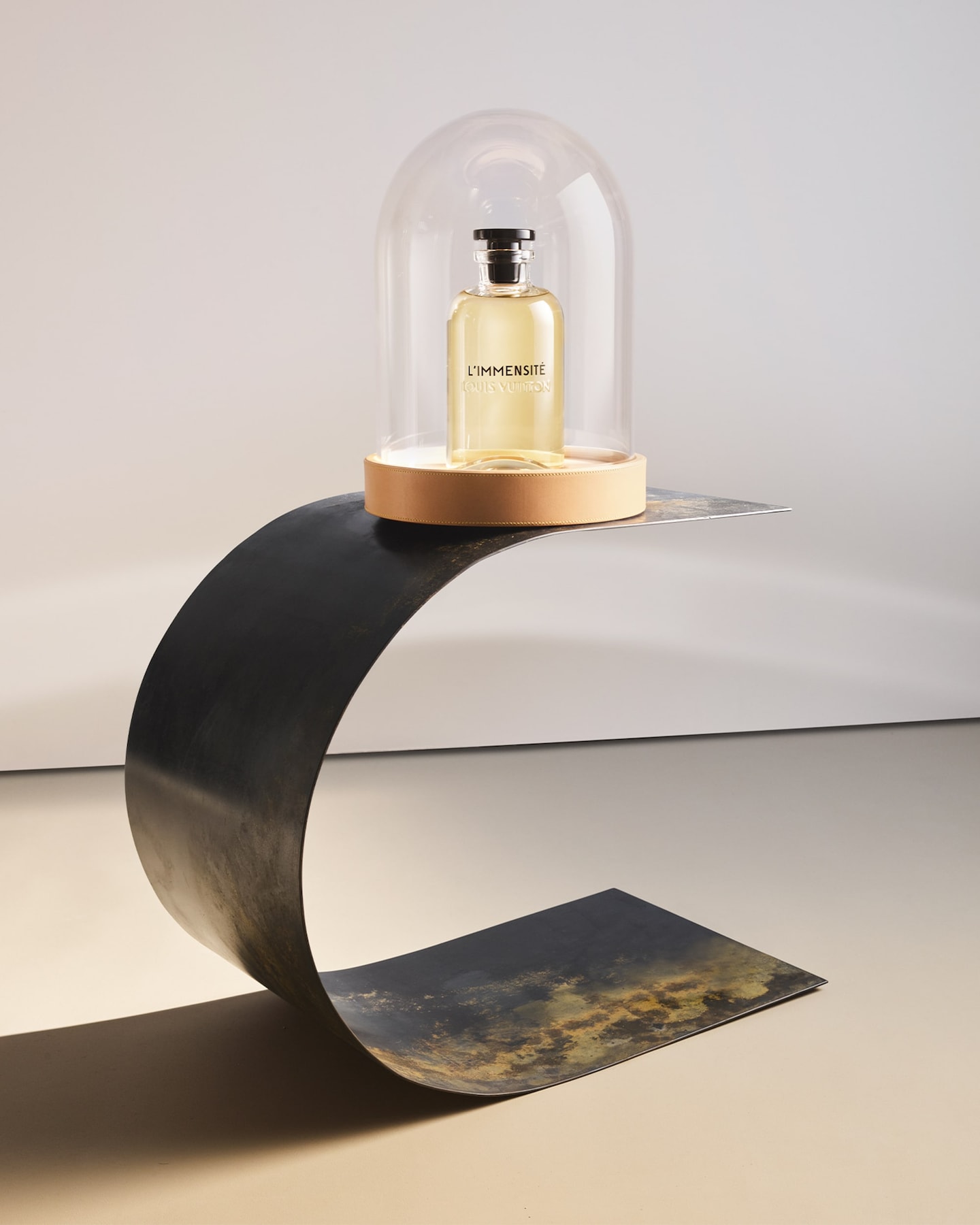 World Of Fragrances | LOUIS VUITTON