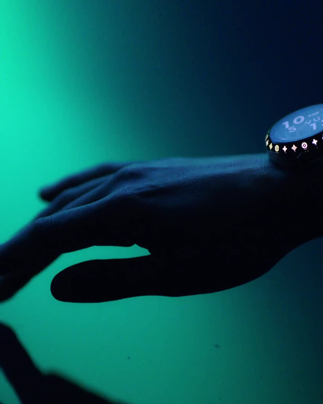 Connected Watches dalam Objek High-Tech dan Aksesori untuk Trunks ...